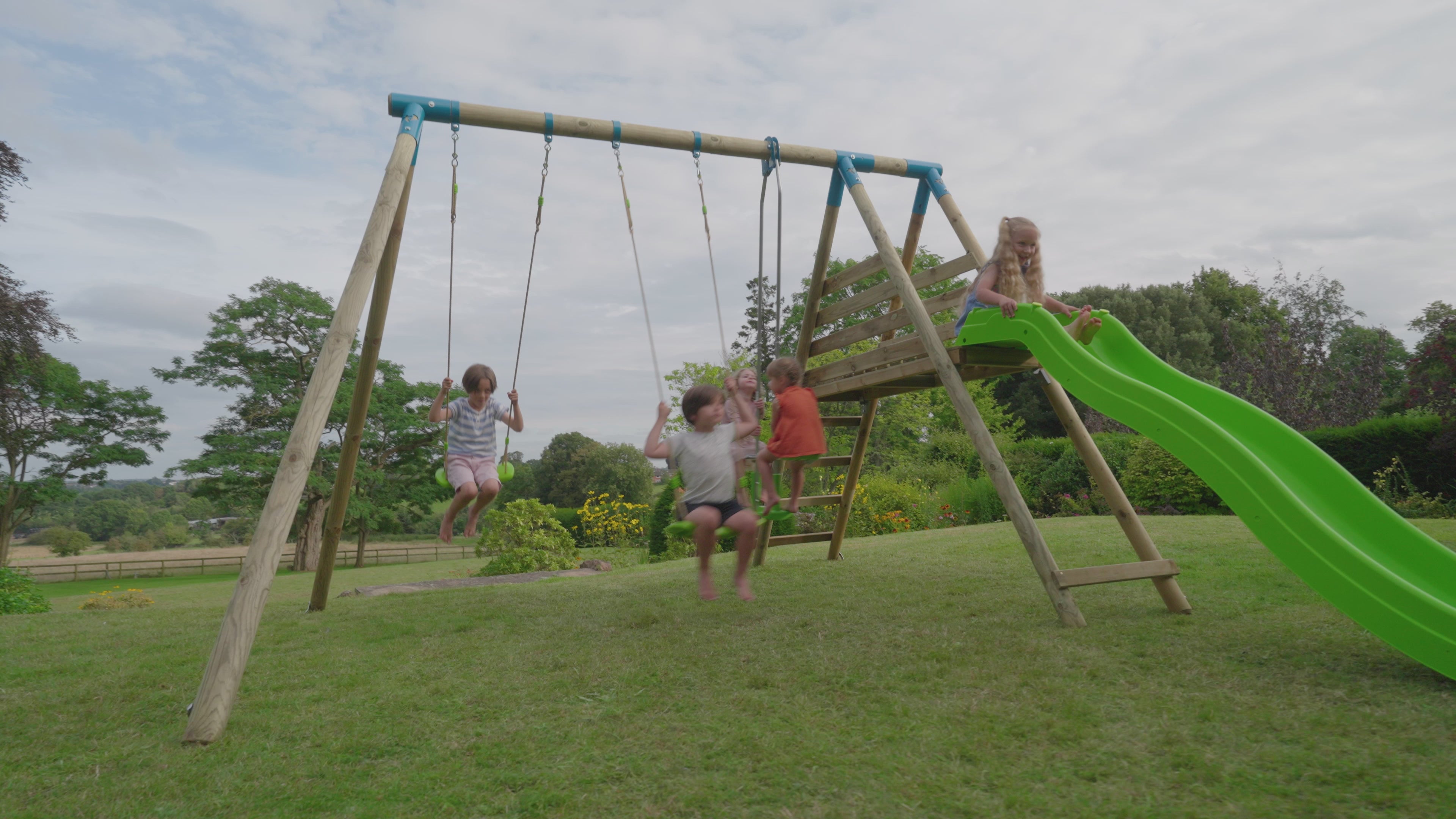 Trampolines | Aires de Jeux | Jouets d'extérieur | TP Jouets – TP Toys EU